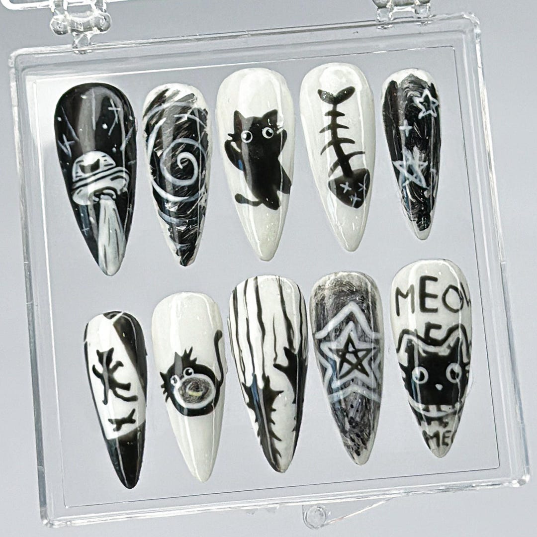 Alien Cat-themed Press on Nails, Cute Creepy Goth Nail Art, Cat Alien ...