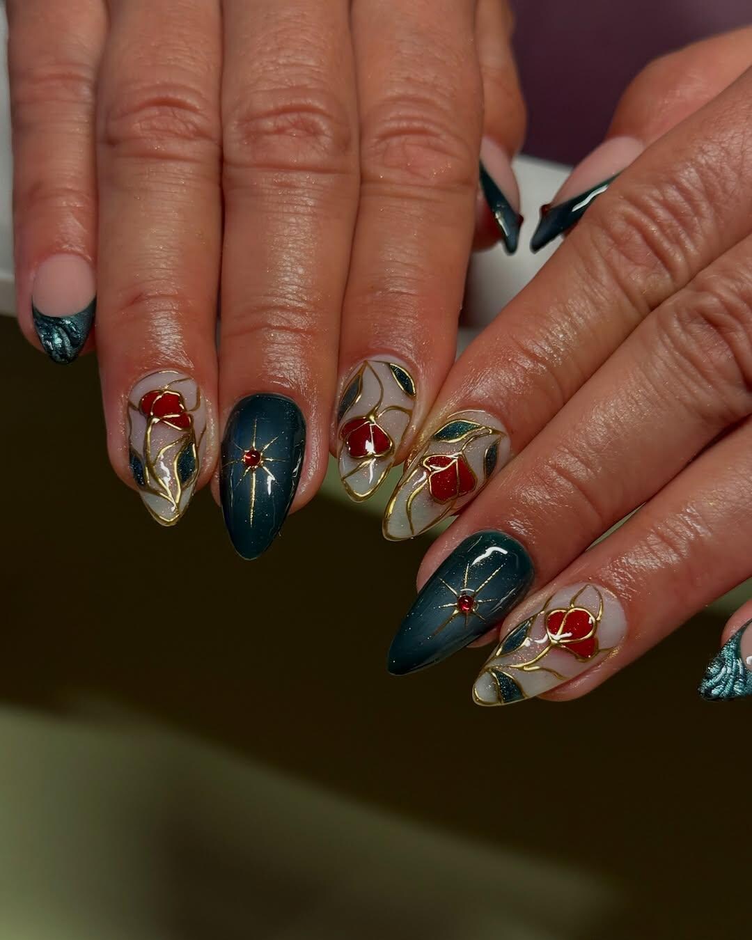 Luxury Stained Glass Press on Nails, Elegant Gold & Emerald Nail Art ...