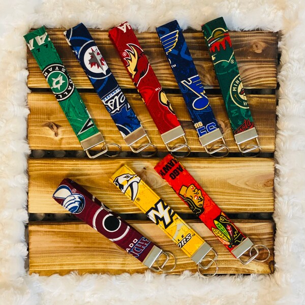 Hockey Keychain - Etsy
