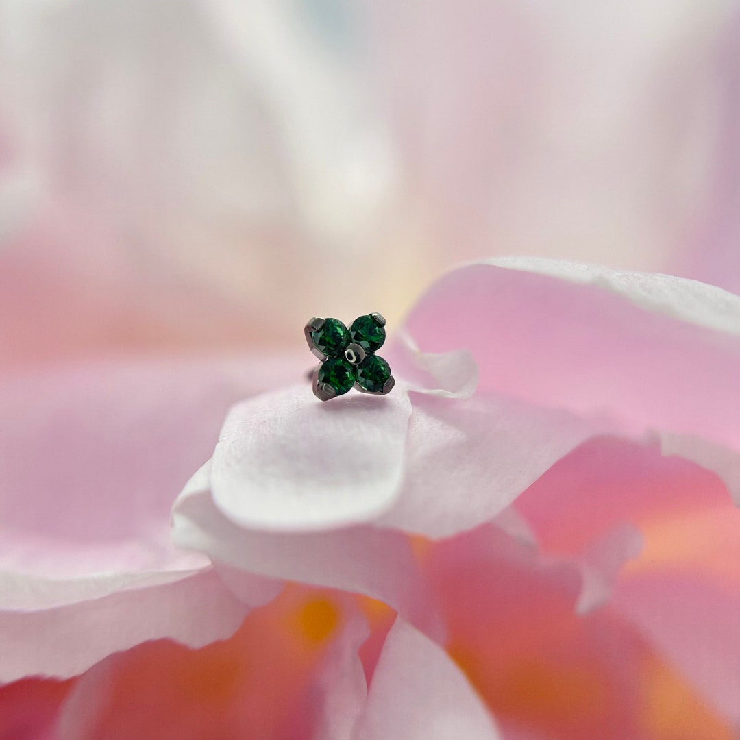 Neometal 1.5mm Emerald CZ Forte - Titanium Threadless Jewelry, Perfect ...
