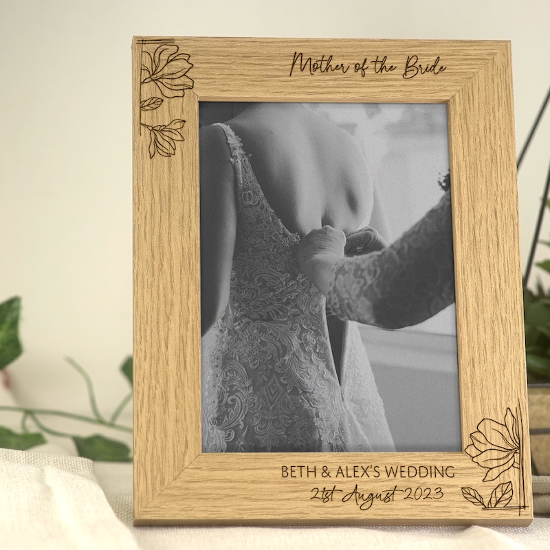 Mum Groom Wedding Gift - 60+ Gift Ideas for 2026