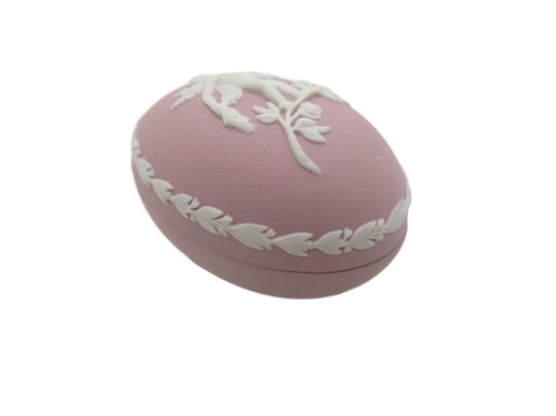 Wedgwood Pink Jasper Egg Box White on Pink Jasperware Cupid - Etsy UK
