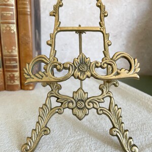 Vintage Easel - Midcentury Library Decor - 10” Floral Brass Easel - Etsy