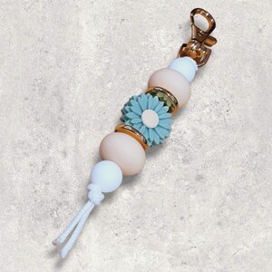 Daisy Flower and White Lace Silicone Beaded Keyring | Bag Tag Keyring ...
