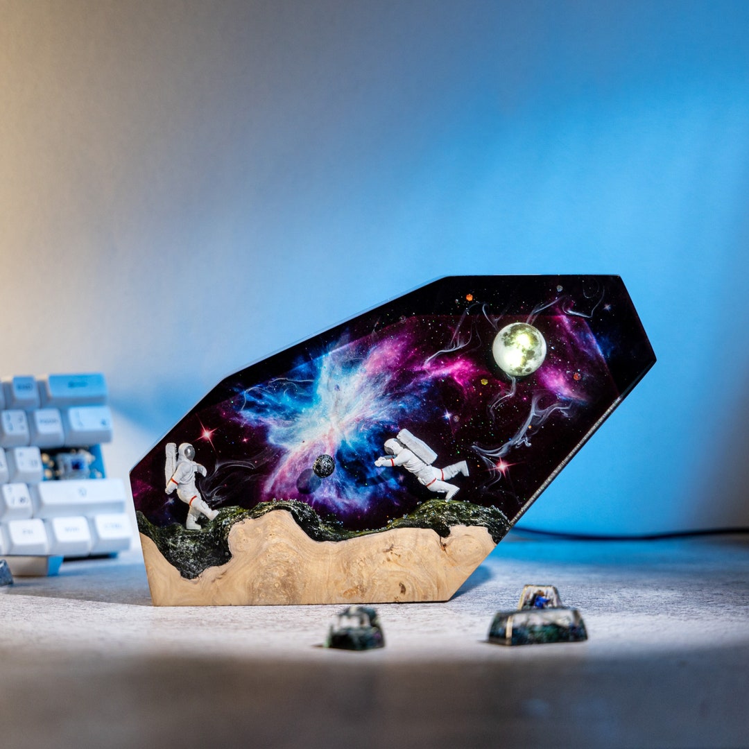 ASTRONAUTS in INTERSTELLAR SPACE Resin Lamp, Galaxy Space Resin and ...