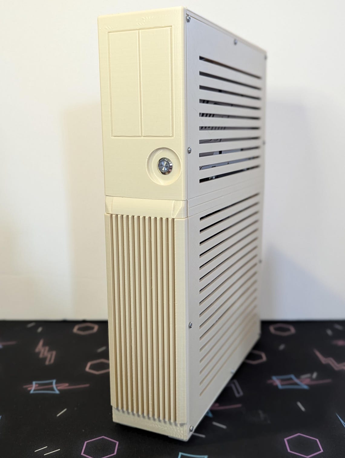 Vectrocase - 6.8L Mini-itx Console Style Computer Case SFF - 235mm GPU ...