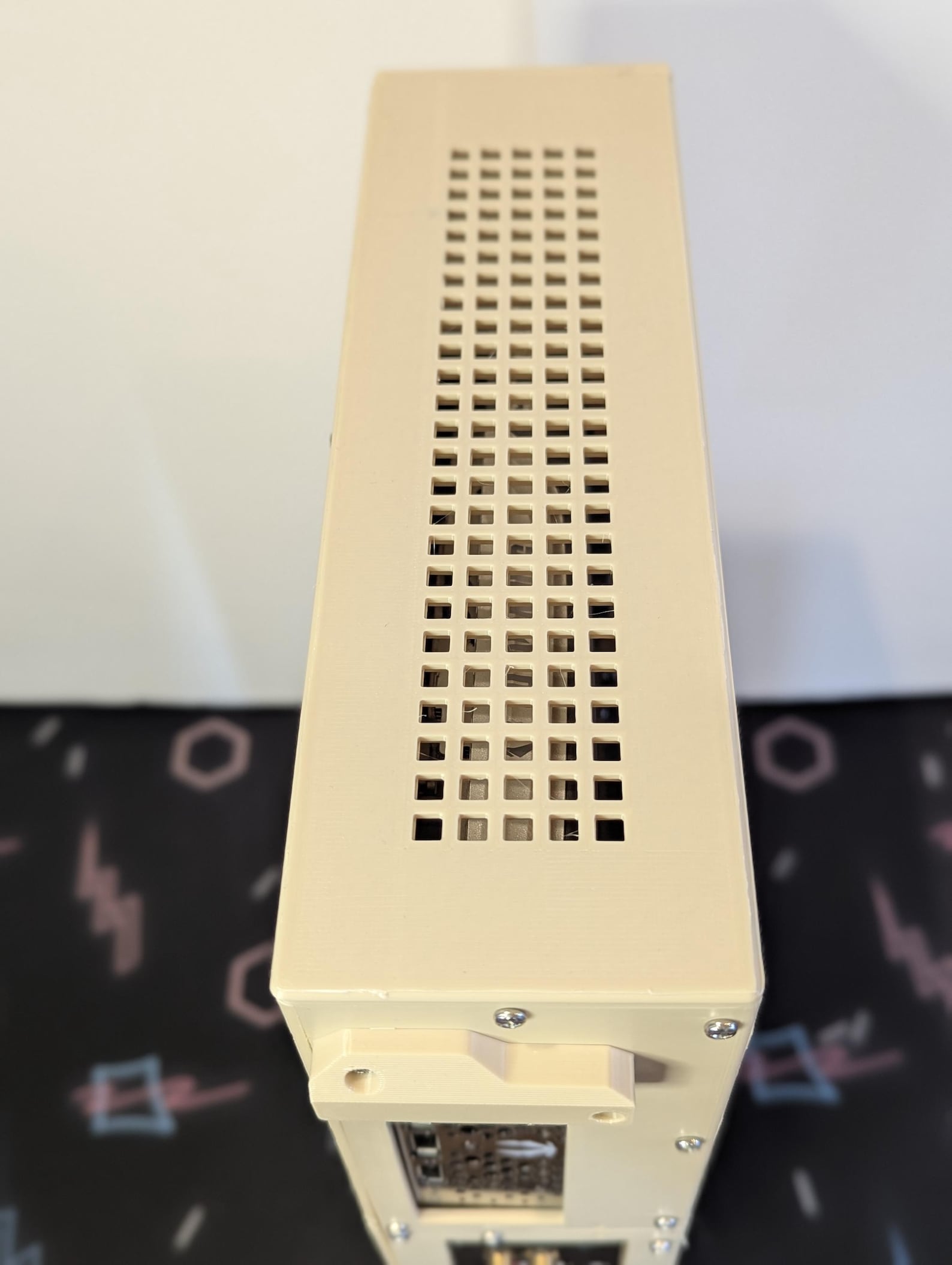 Vectrocase - 6.8L Mini-itx Console Style Computer Case SFF - 235mm GPU ...