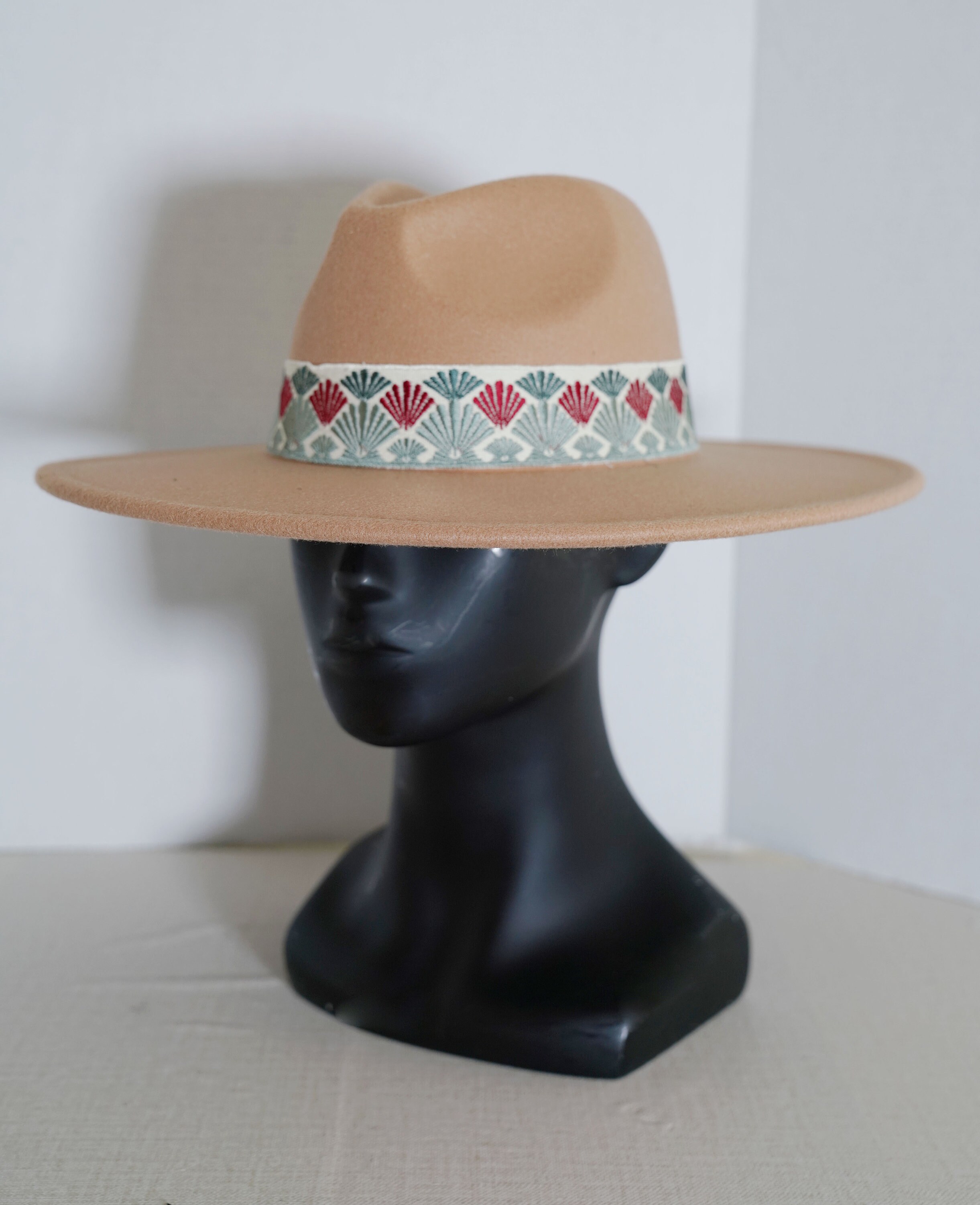 Beige Beverly Wide Brim Fedora Hat, Men Women Felt Beige Fedora Hat ...