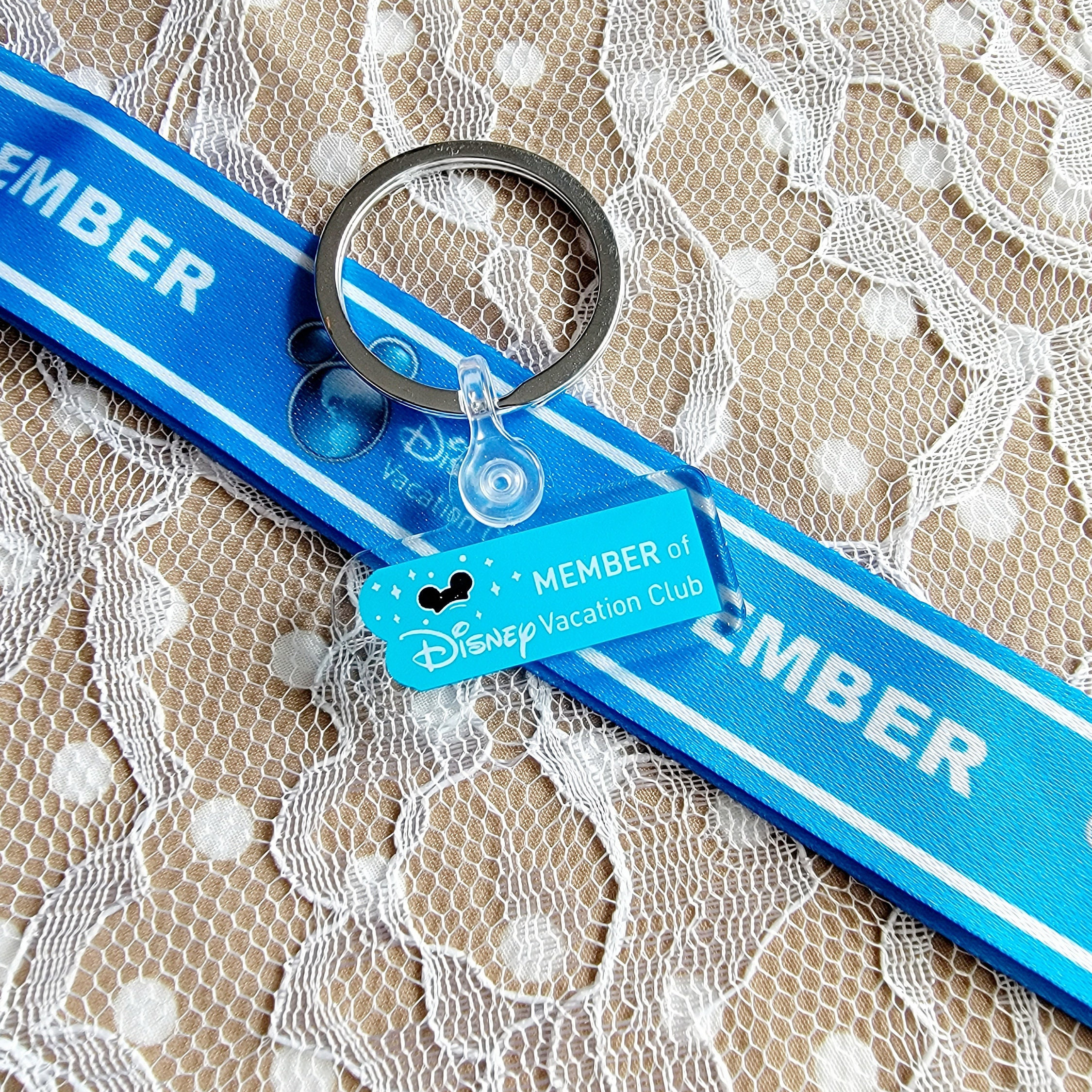 Disney Vacation Club-themed Magicband Slider Keychain for Members in ...