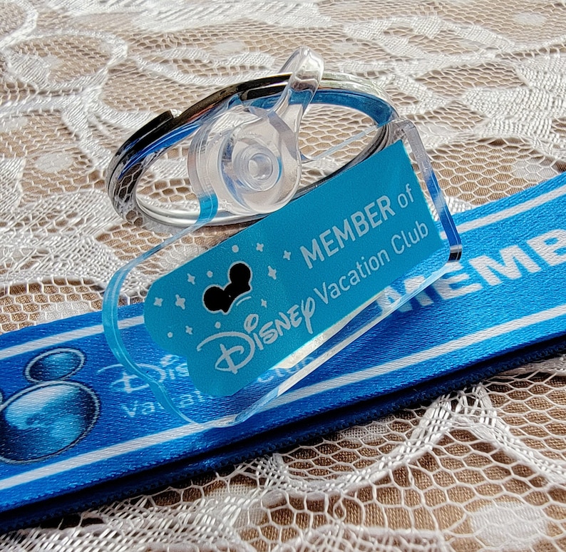 Disney Vacation Club-themed Magicband Slider Keychain for Members in ...
