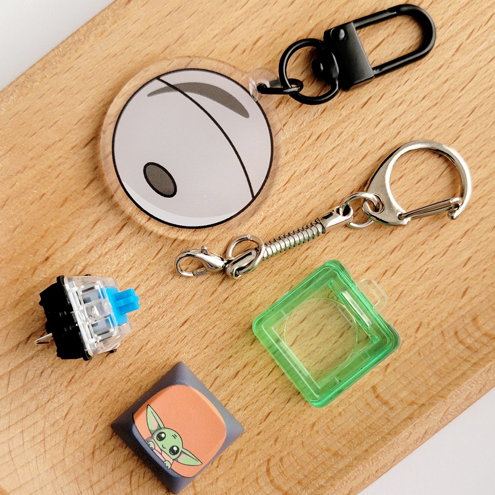 Baby Yoda-inspired Clicky Keychain for Galaxy Wars Fans With Detachable ...