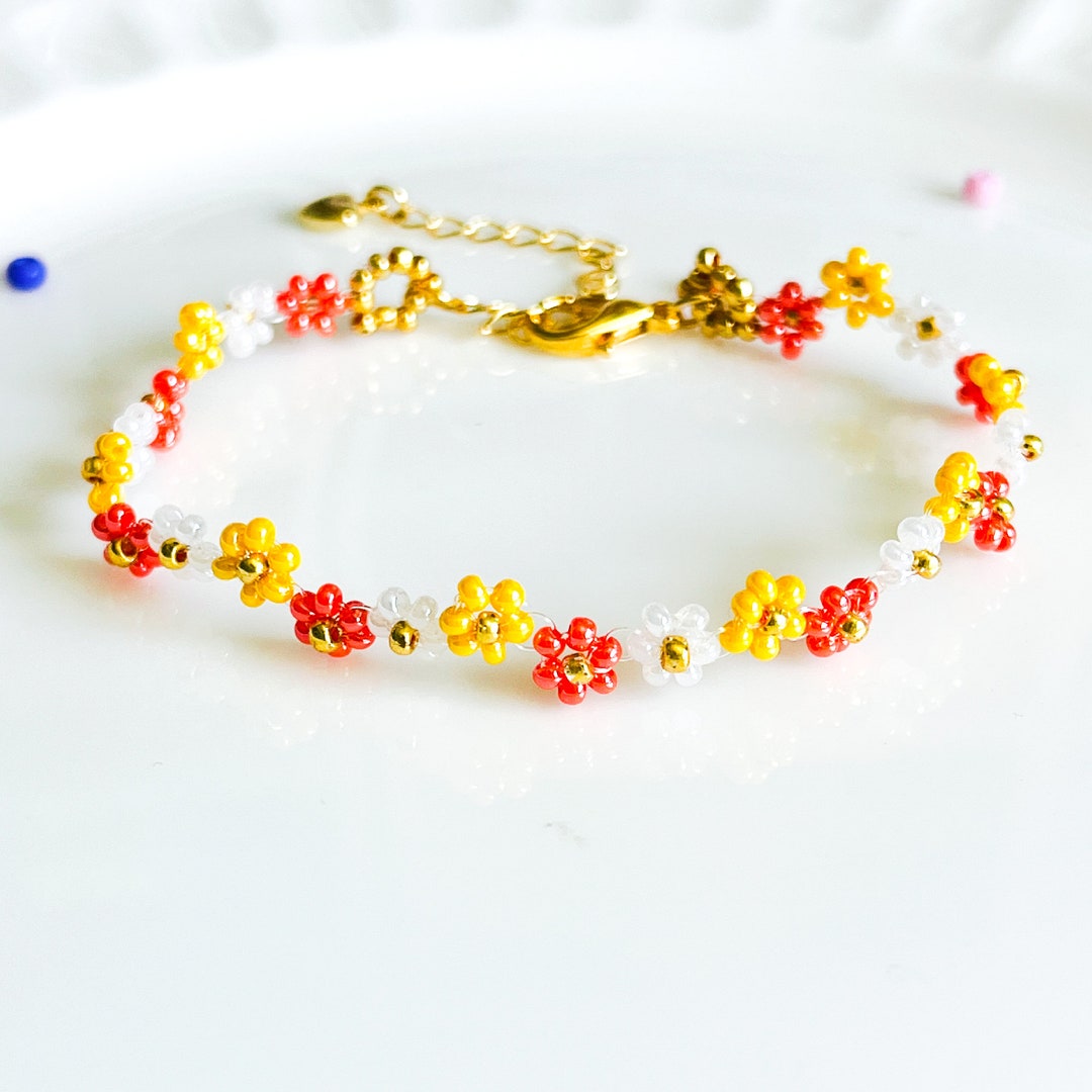 Simple and Stylish Floret Bracelet for Women of All Ages That Can Be ...