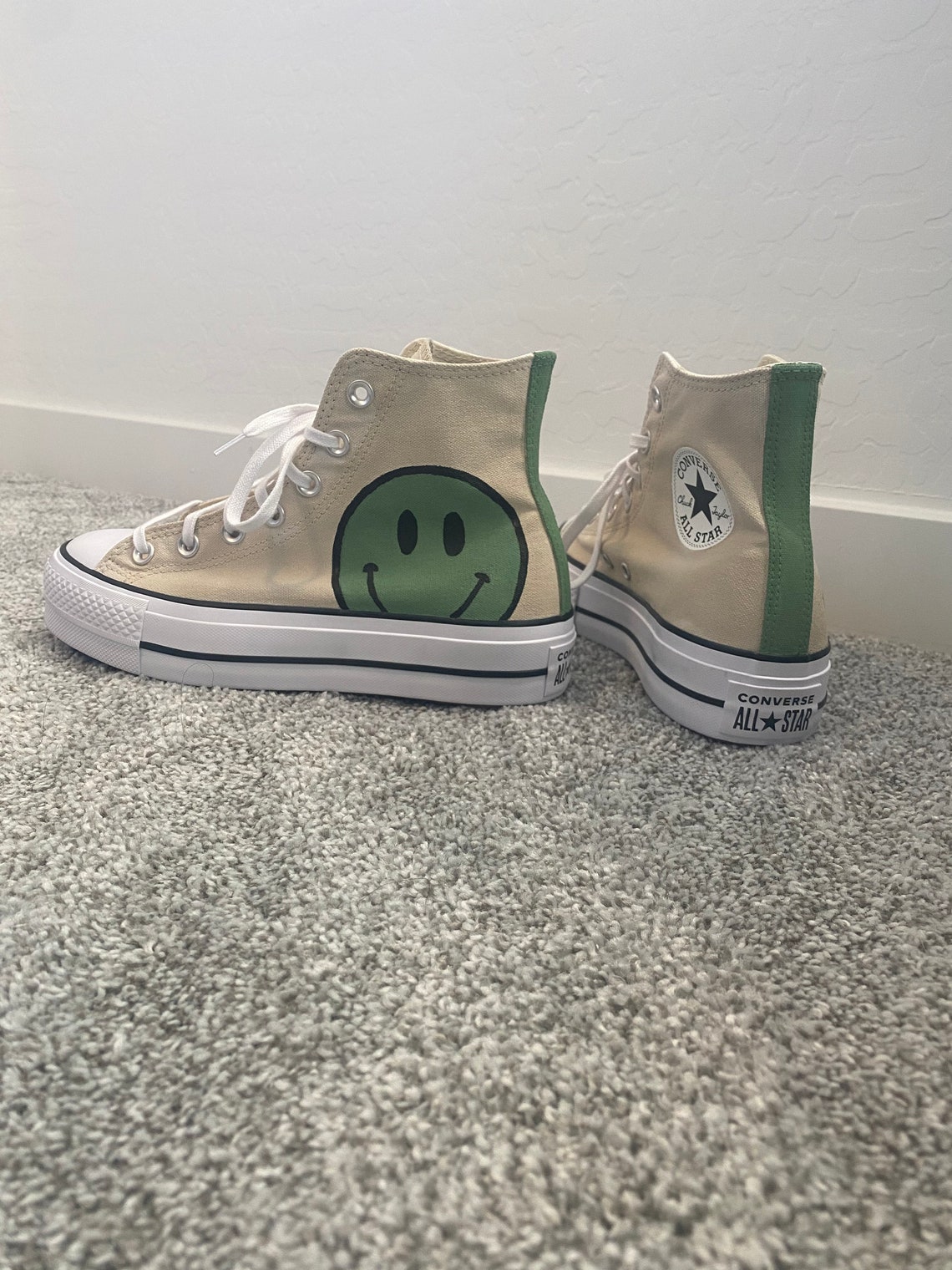 Smiley Converse - Etsy
