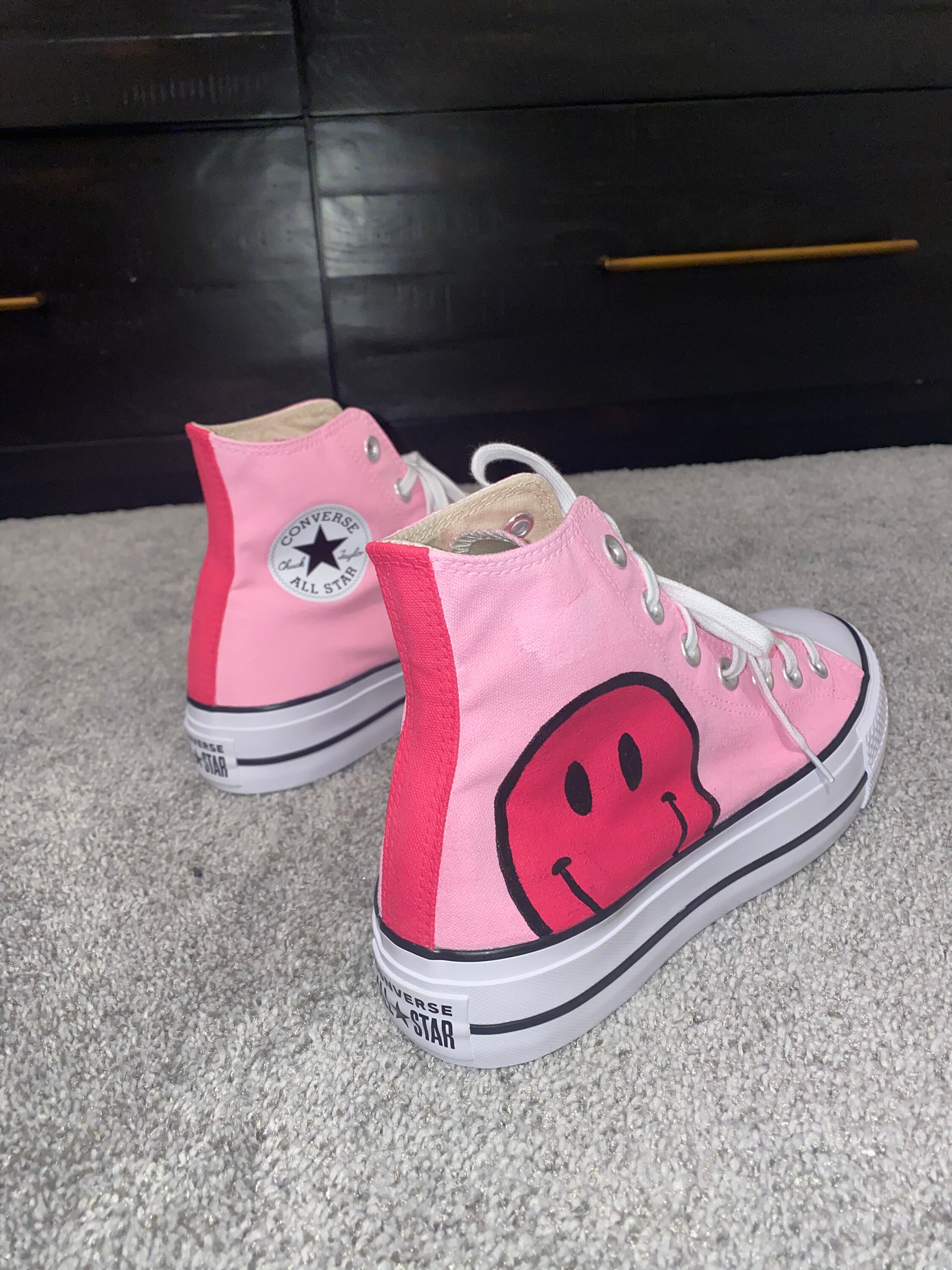 Smiley Converse - Etsy