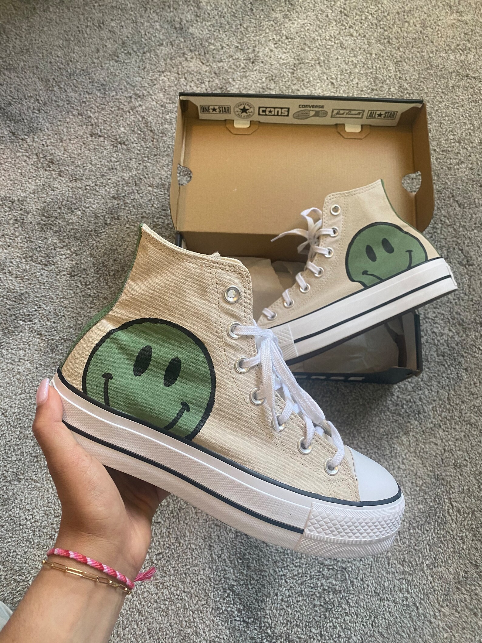 Smiley Converse - Etsy
