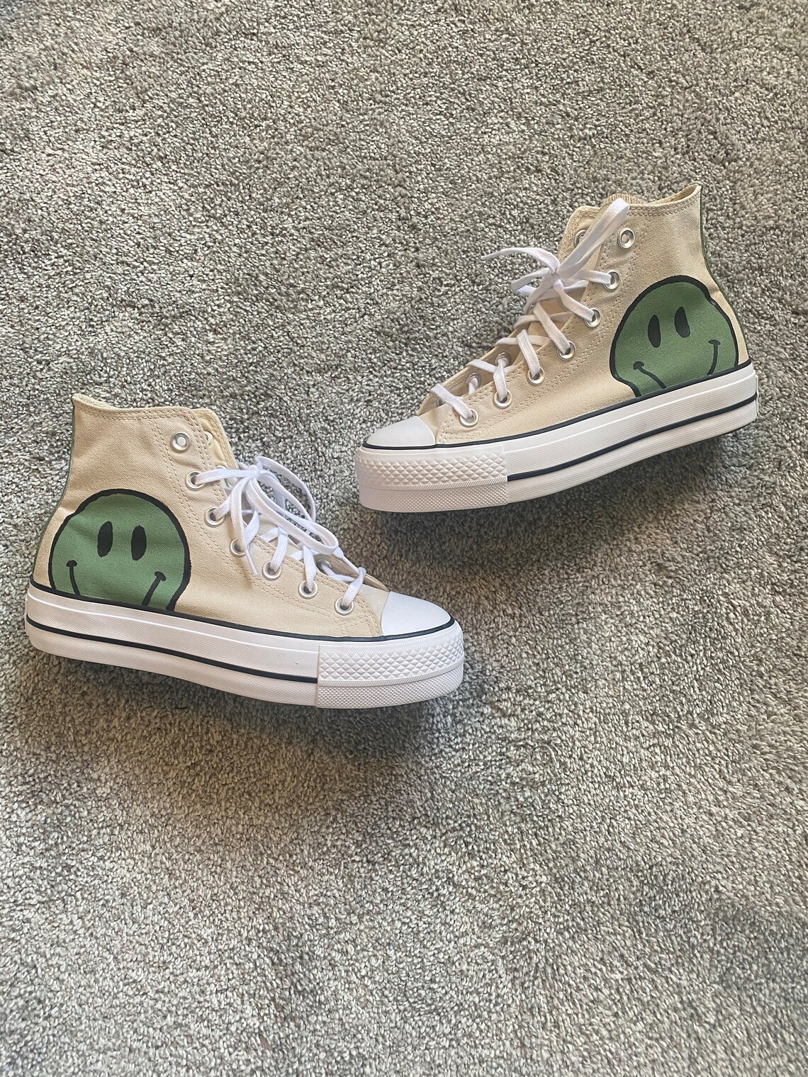 Smiley Converse - Etsy