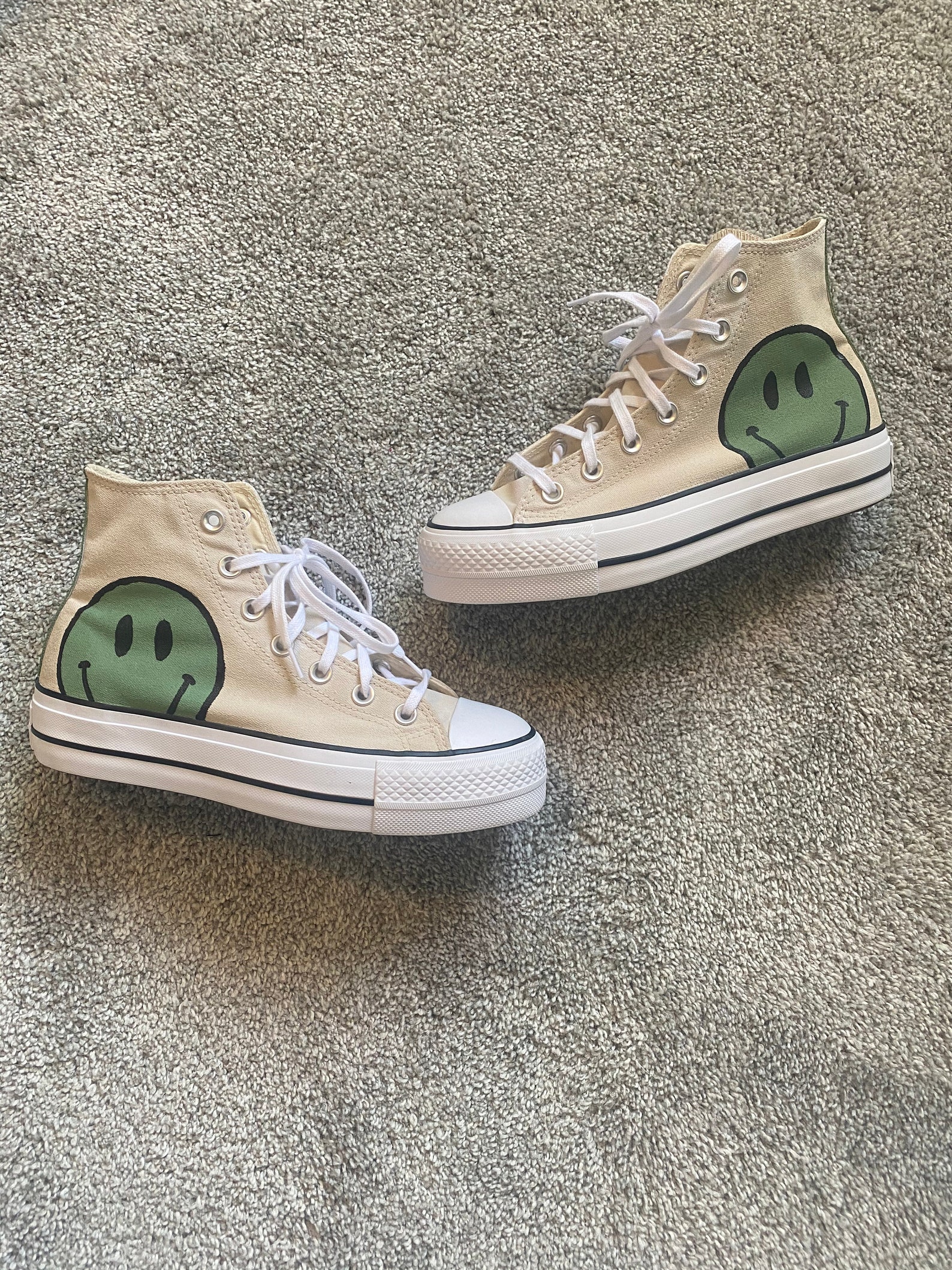 Smiley Converse - Etsy