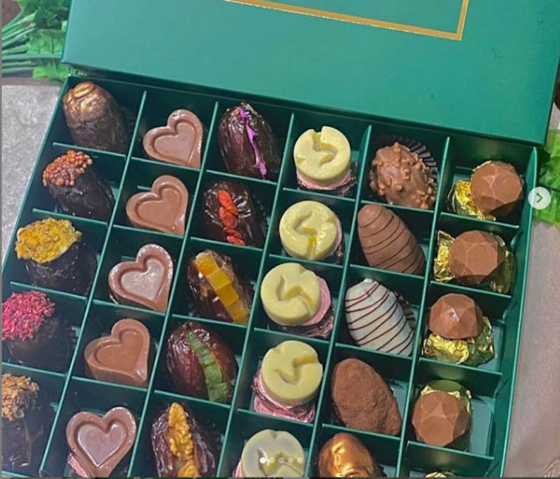 PRESTIGIOUS CHOCOLATE DATES in Gift Box Chocolate Covered Dates ...