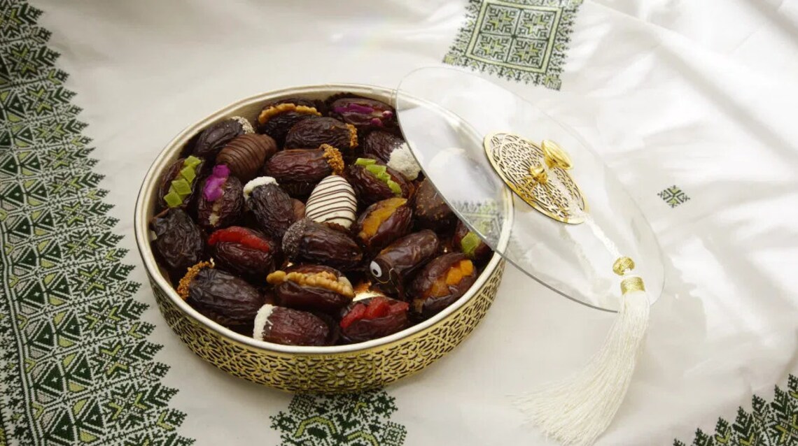 PRESTIGIOUS CHOCOLATE DATES in Gift Box Chocolate Covered - Etsy