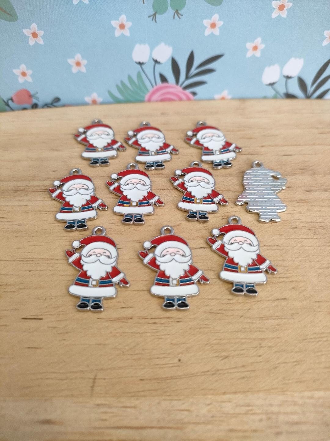 10x Silver Santa Christmas Charms, Xmas Alloy Enamel Pendants, Happy ...