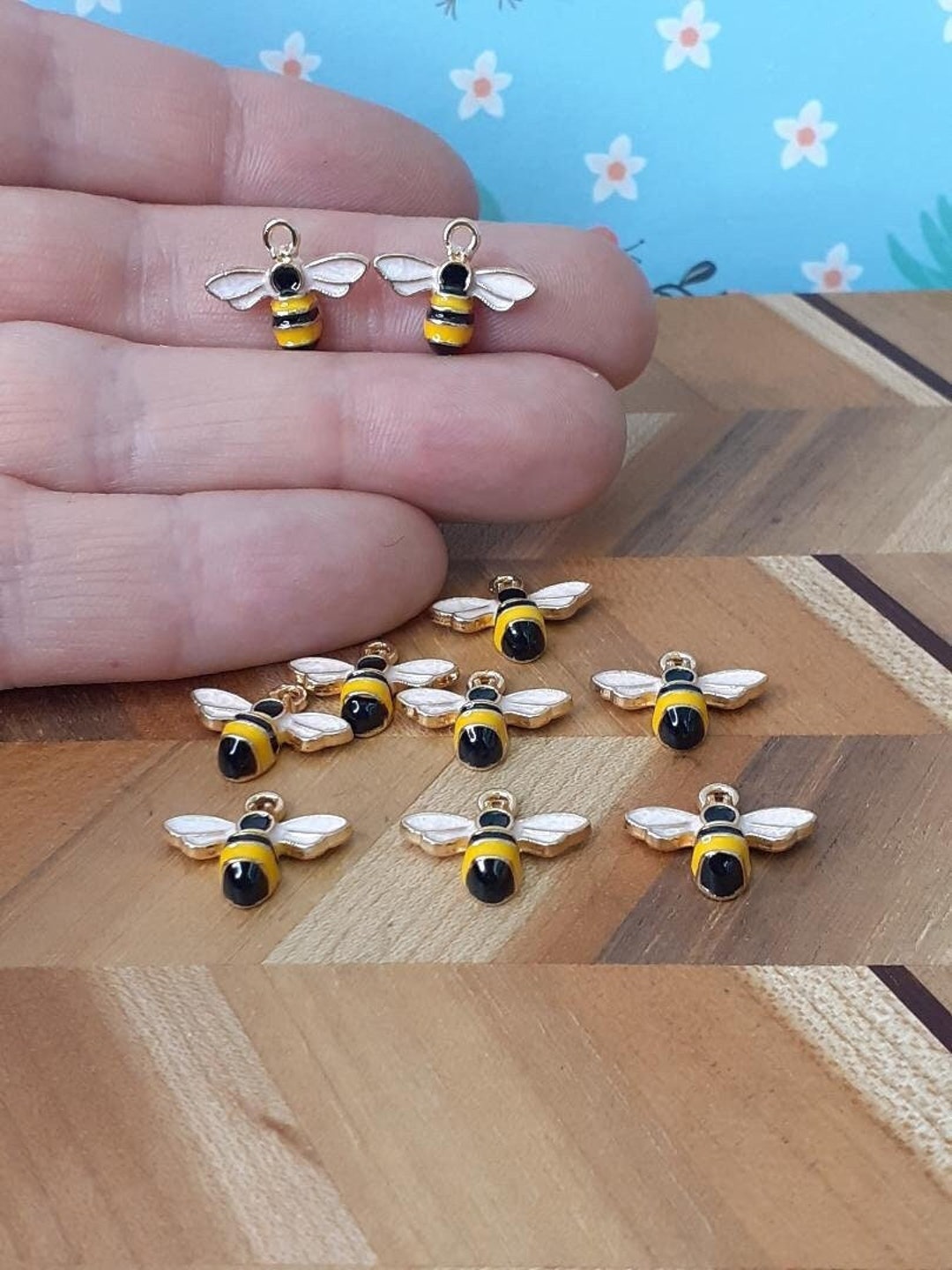 10x Bee Charms, Light Gold Plated Alloy Enamel Bee Pendants, Cute Bees ...