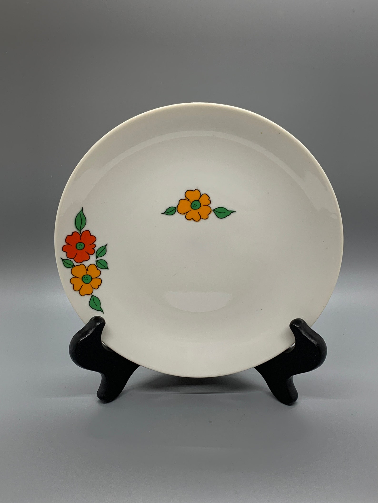 Vintage 70s Plate Painted Front With Daisies Back With - Etsy