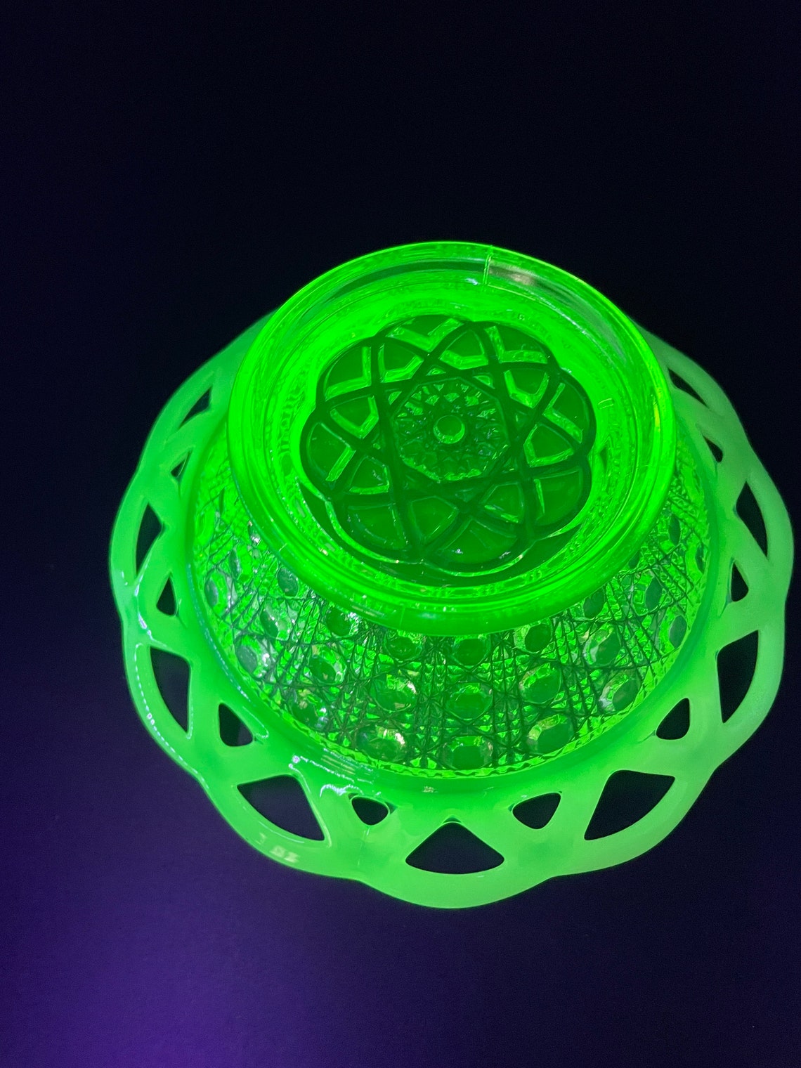 Vintage Opalescent Edged Green Uranium Glass Bowl Imperial - Etsy