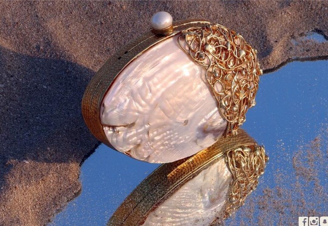 Pāua Natural SEA SHELL Inlay Antique Gold Carved Brass Luxury Wallet ...