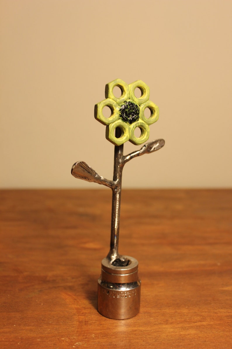 Upcycled Nuts and Bolts Sunflower Table Art Sculpture - Etsy UK
