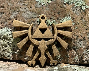 Hyrule Crest Pendant - Etsy