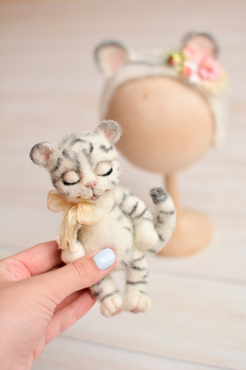 Newborn Tiger Props, Set of Headband and Wool Tiger Toy, Newborn Felted ...