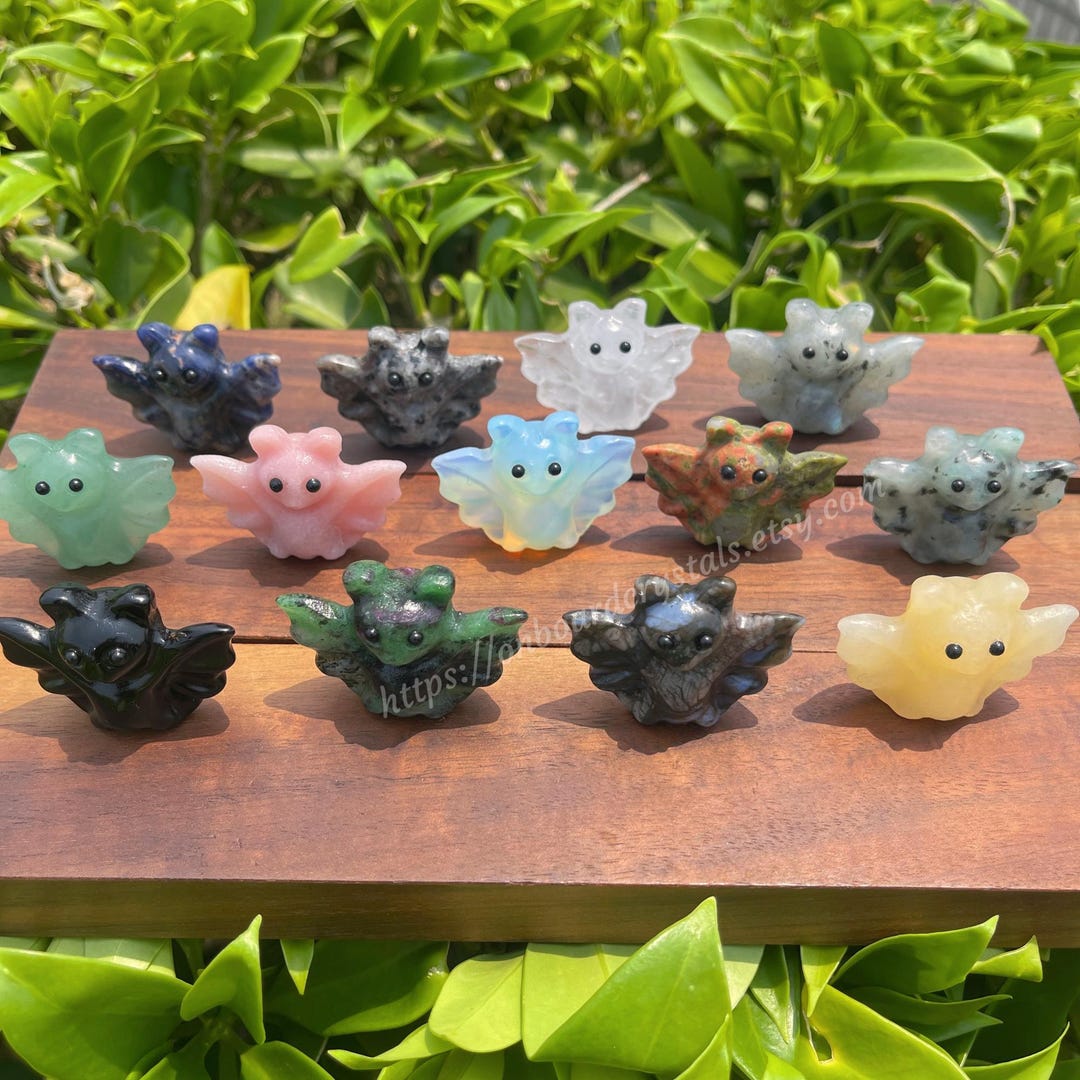 Crystal Bat Carvings for Halloween Decor, Crystal Animals, Halloween ...