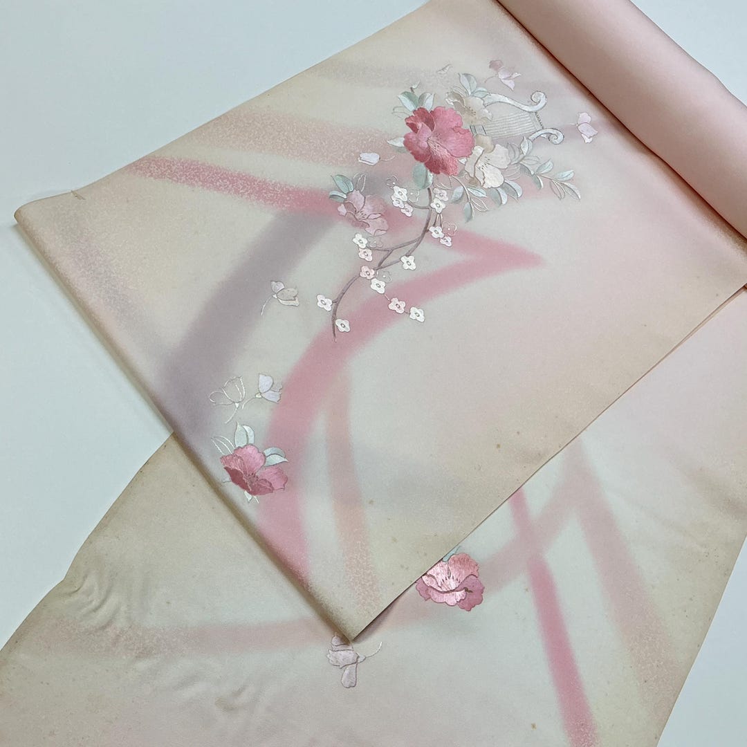 N349 Un-used Silk Kimono Bolt (tanmono) : 12m Long Tsukesage Light Pink ...