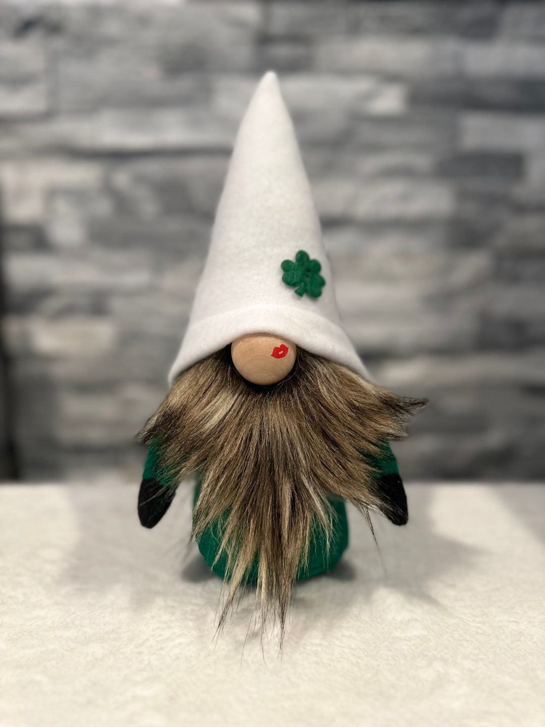 St Patricks Day Gnome • Irish Gnome • Shamrock Gnome • Tiered Tray ...