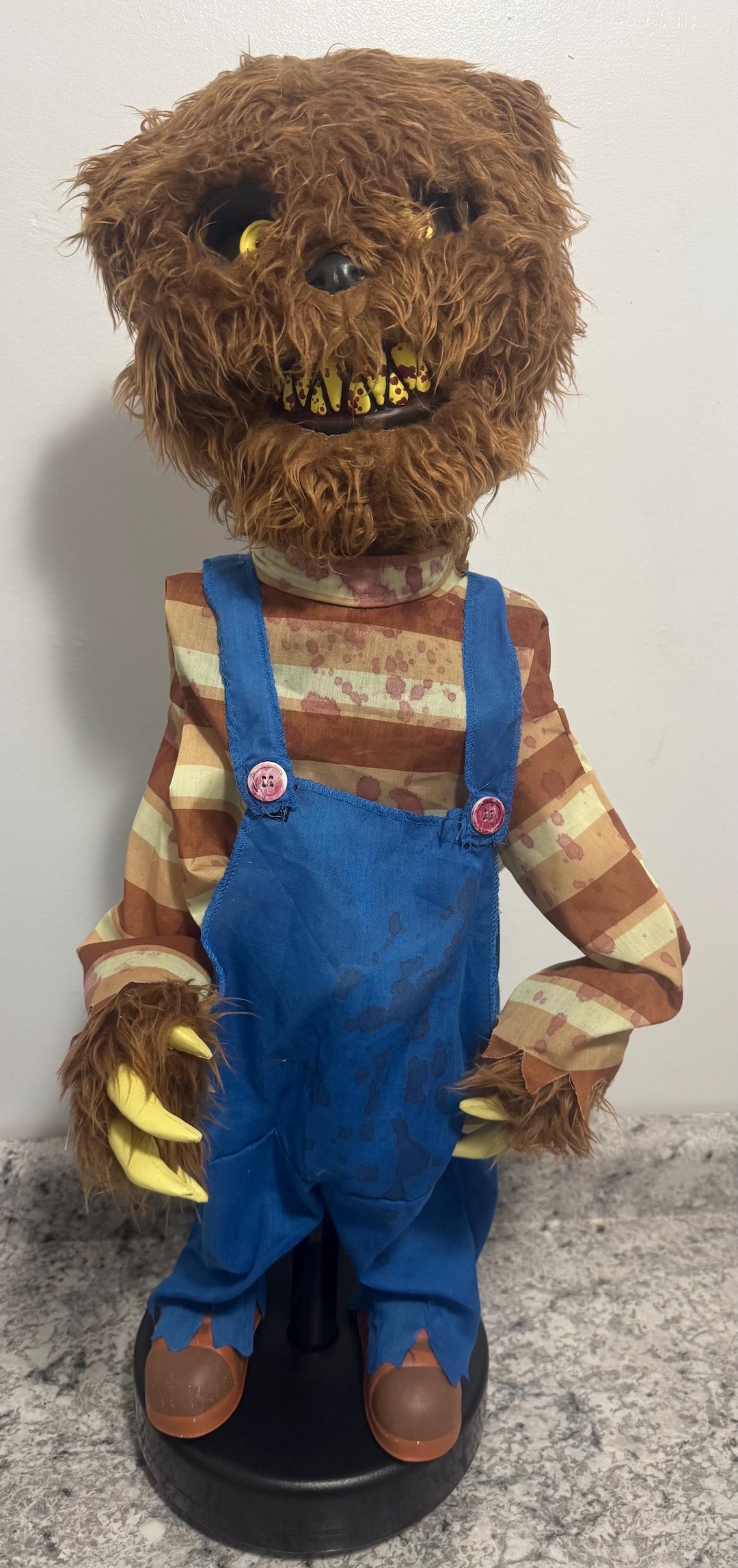 Spirit Halloween Roaming Creepy Bear Animatronic Prop Seasonal Visions ...