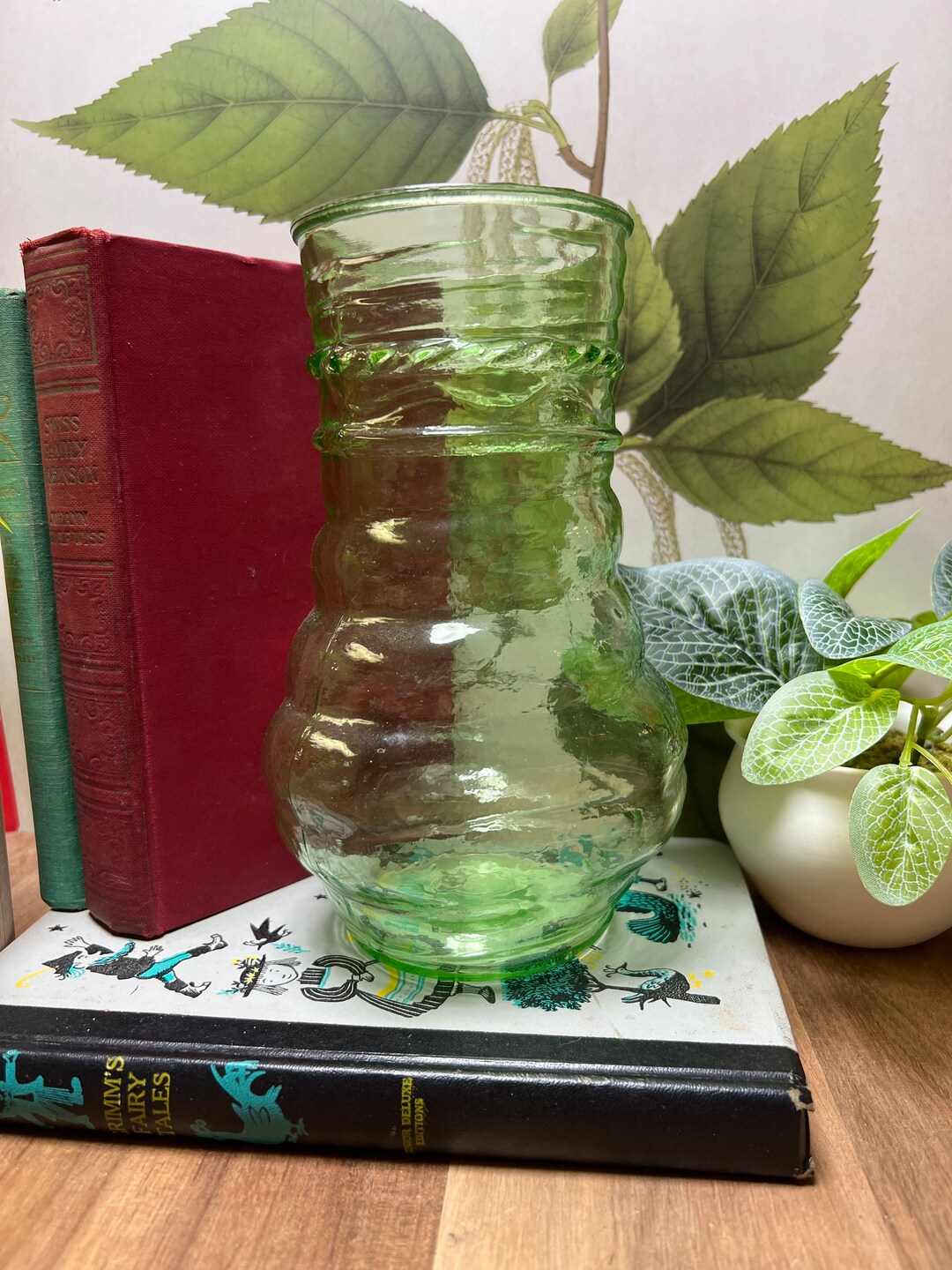 Vintage Uranium Glass coiled Vase - Etsy
