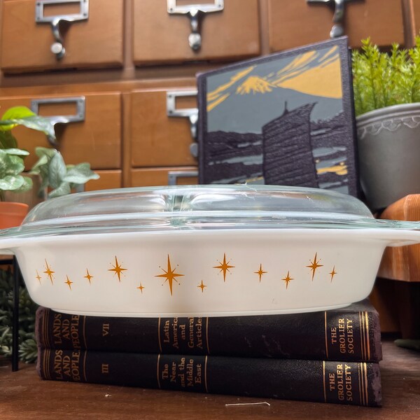 Vintage Pyrex Dish - Etsy