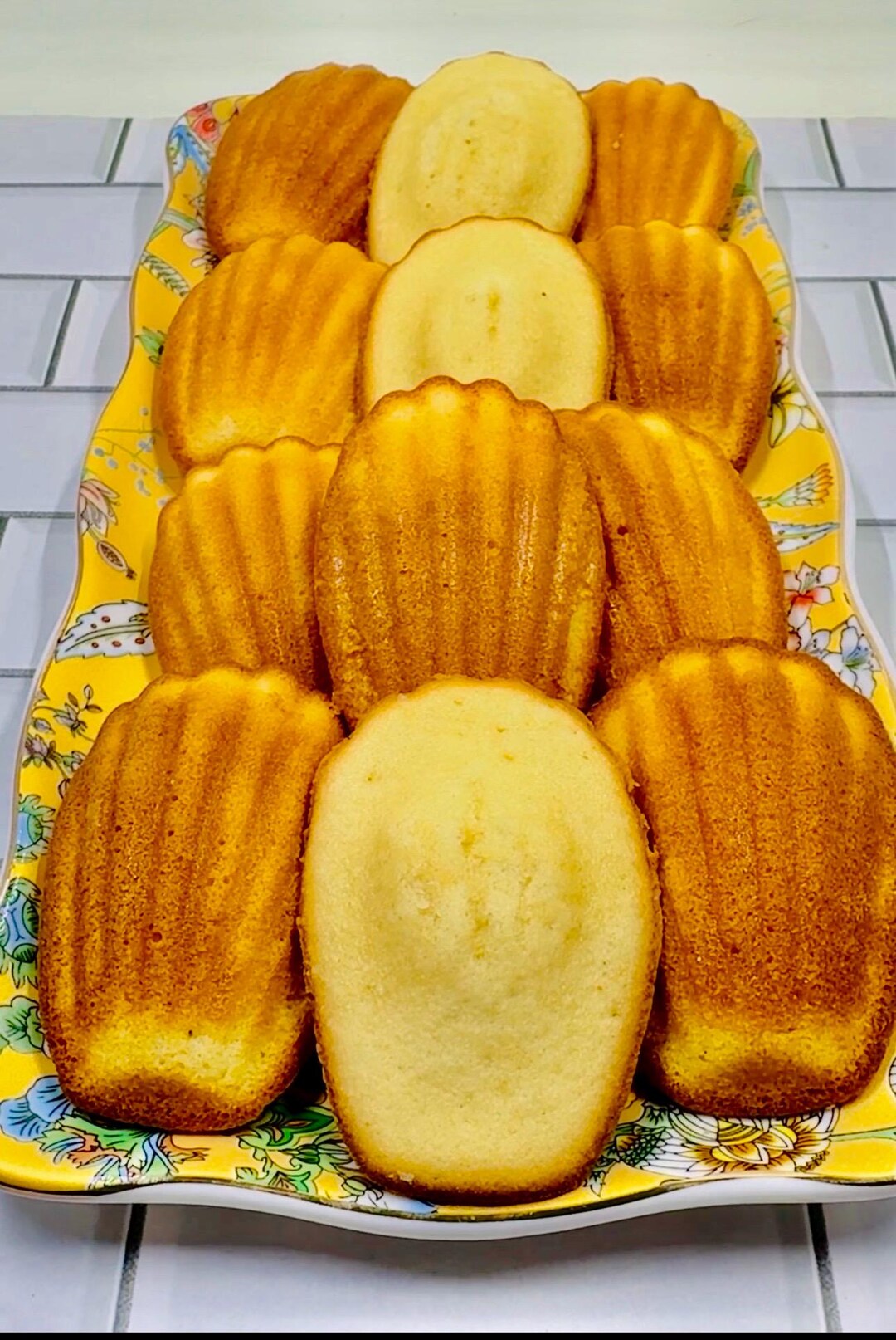 Madeleine Cakes (vanilla) One Dozen - Etsy