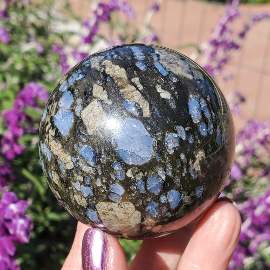 Que Sera Llianite Bright Blue Black Gray Crystal Sphere 364 Grams 64mm ...