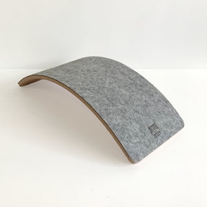 Curved Balance Board With Felt, Waldorf Board for Kids, Yoga Curvy ...