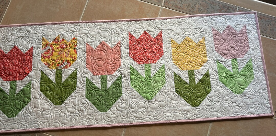 Spring/summer Quilted Tulips Table Runner - Etsy