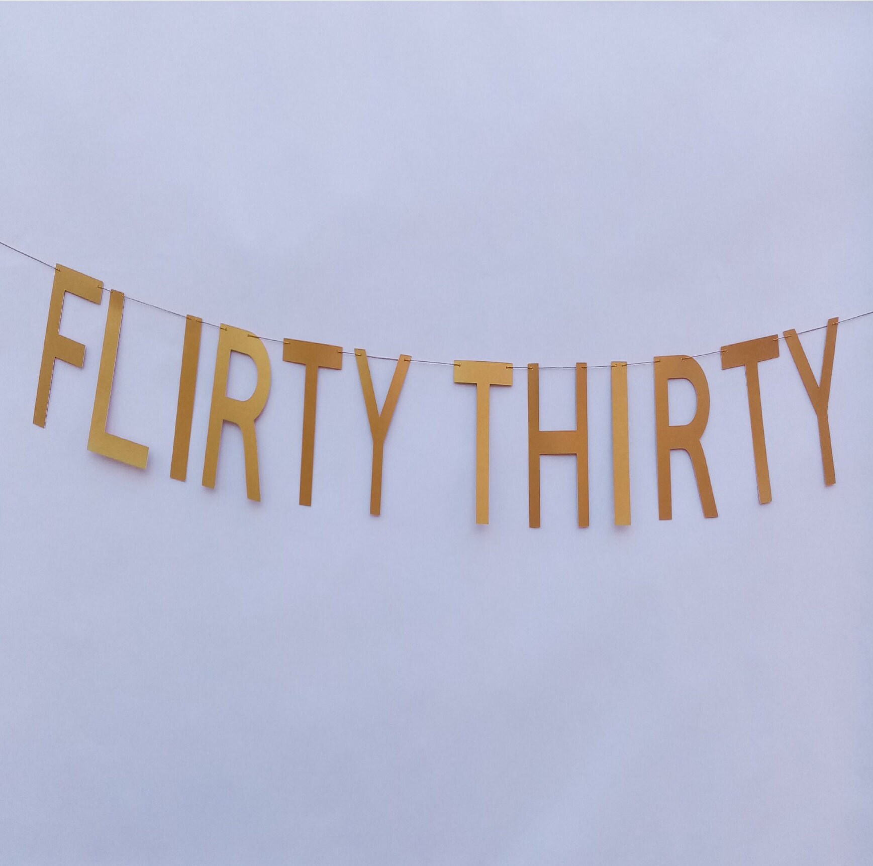 Fun ''FLIRTY THIRTY'' 30th Birthday Banner in Gold - Etsy UK