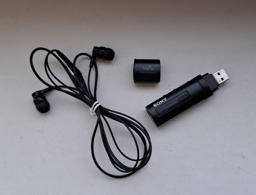 Rare Compact MP3 Player Sony Walkman NWZ-B183F 4GB Black - Etsy