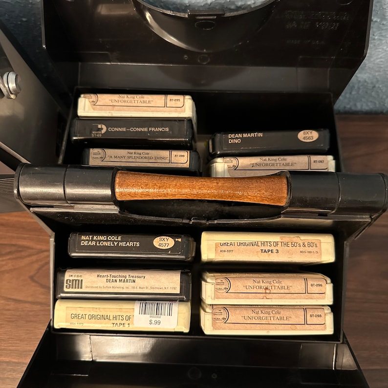 WORKING Emerson 8 Track , AM FM Portable Radio Set With 8 Track Tapes ...
