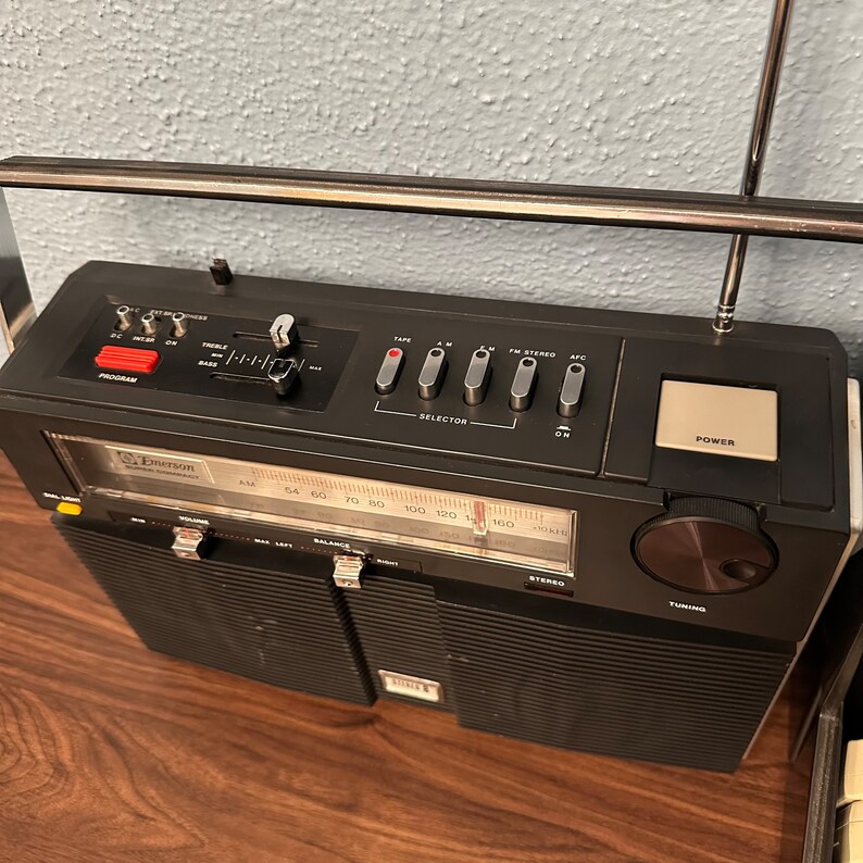 WORKING Emerson 8 Track , AM FM Portable Radio Set With 8 Track Tapes ...