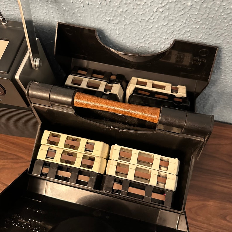 WORKING Emerson 8 Track , AM FM Portable Radio Set With 8 Track Tapes ...