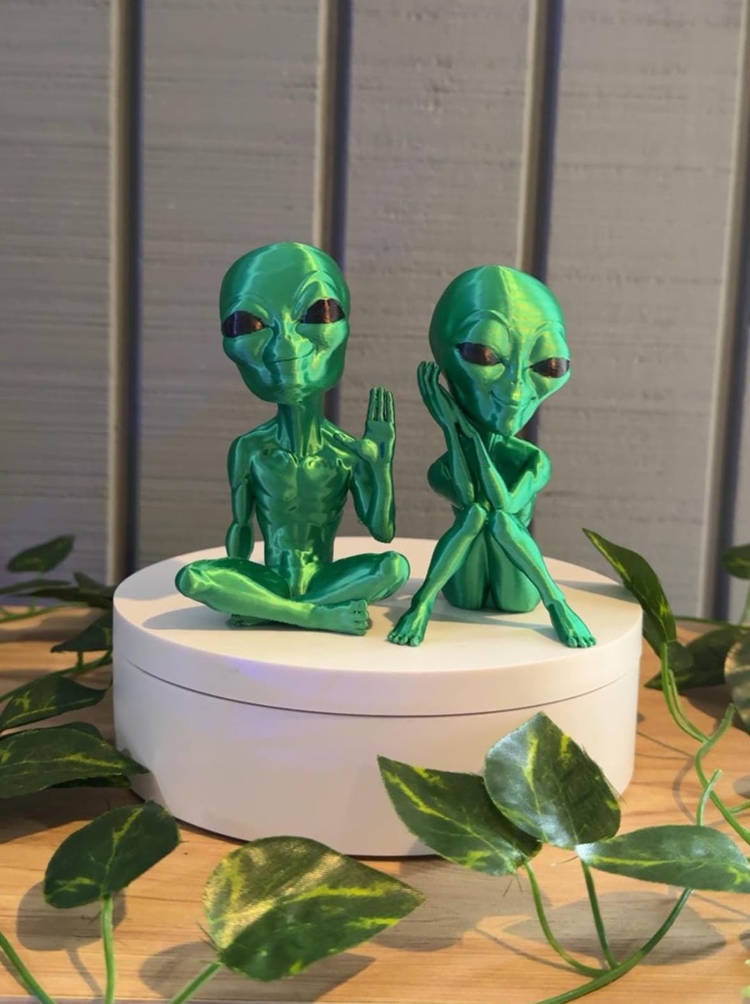 Sitting Alien, Alien Desk Decor, Outer Space Themed Figurine, Happy ...