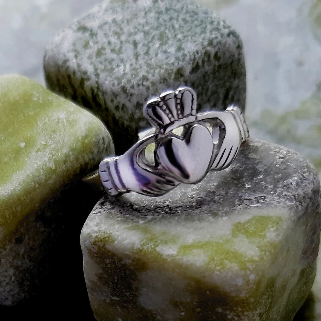 Ladies Claddagh Ring - Etsy