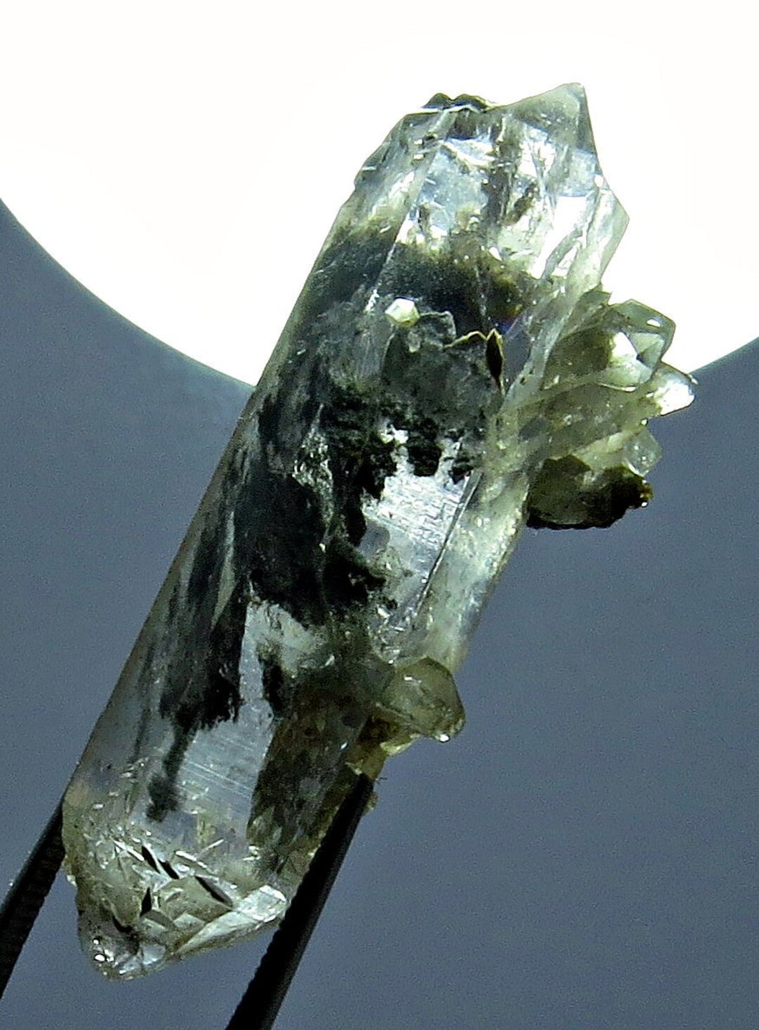 10 Gm Attractive Full Terminated Diamond Quartz Crystal With Mica ...