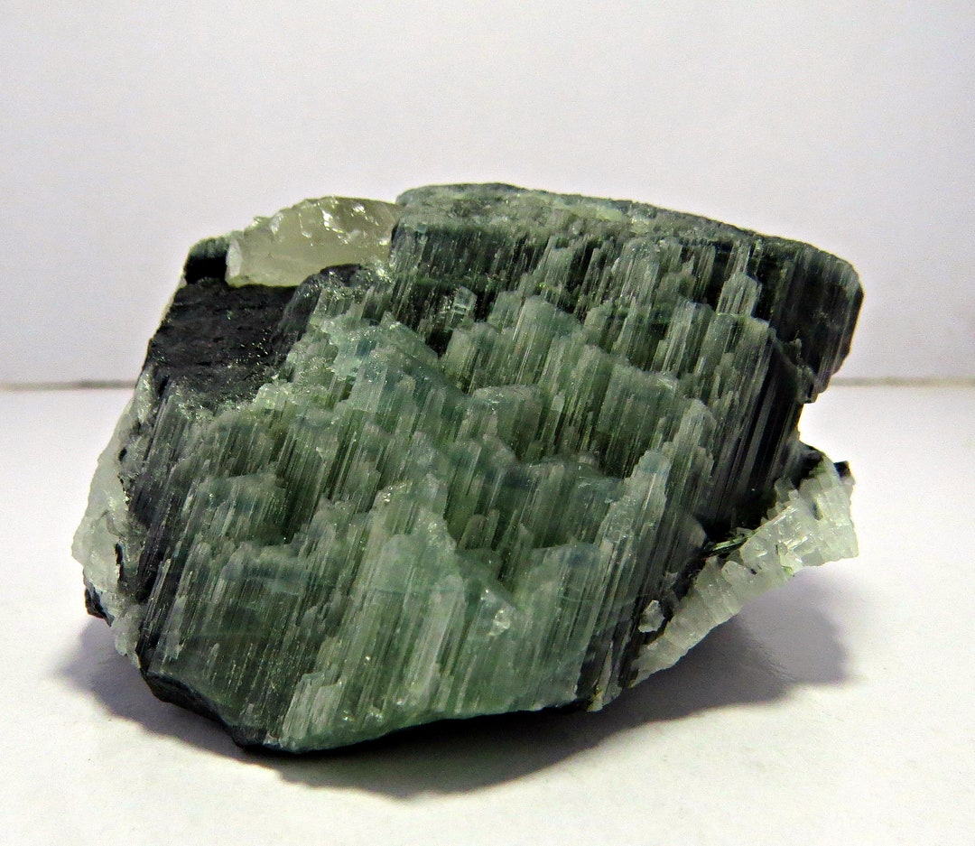 203 Grams Glamorous & Rarest Damaged Free Green and Black Color ...